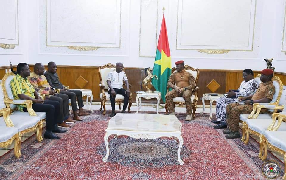 Entreprenariat communautaire : le Directeur général de l’APEC reçoit ...